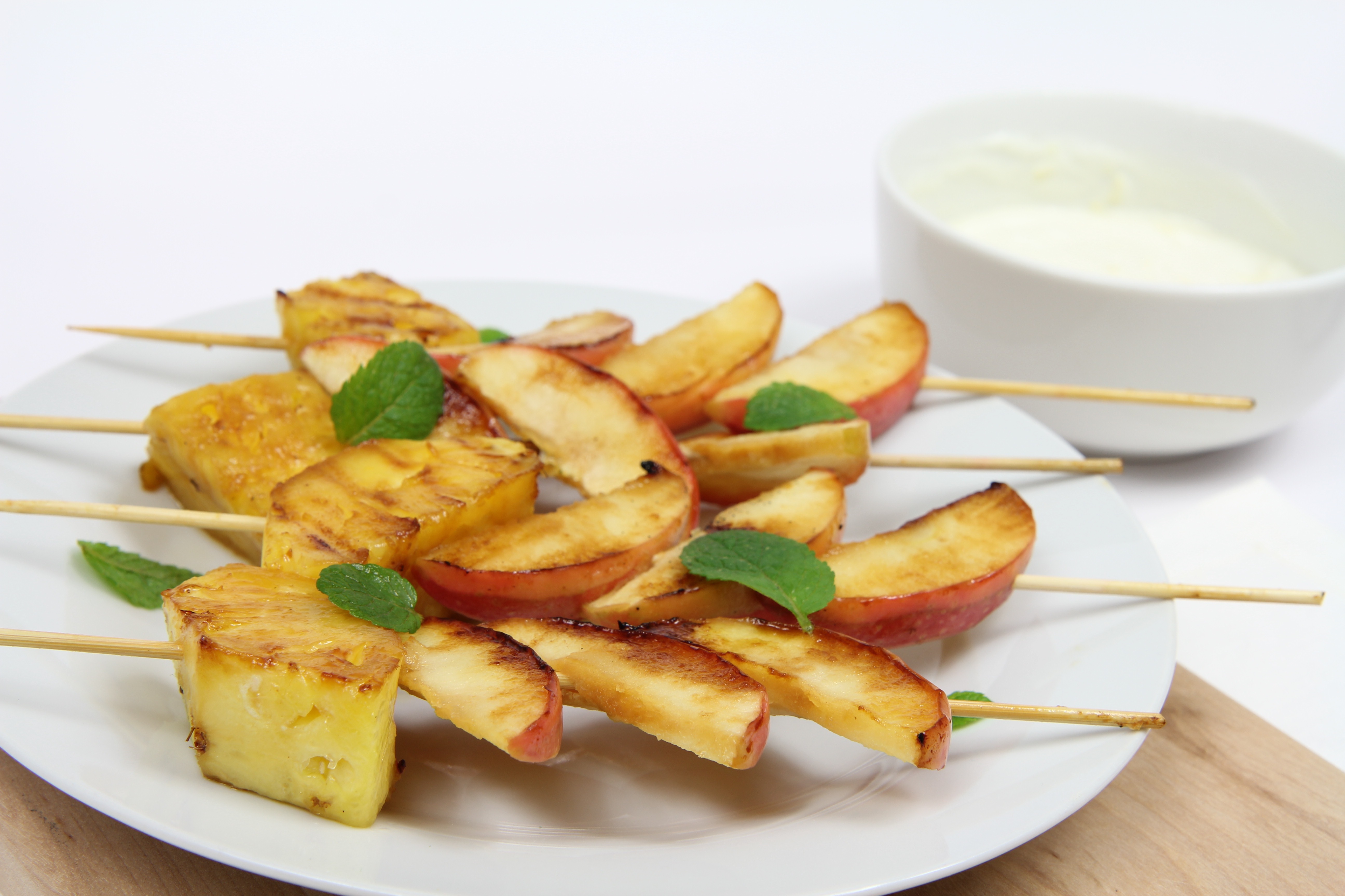 BBQ Apple Kebabs & Yoghurt Dip Dessert | Pink Lady® Apples